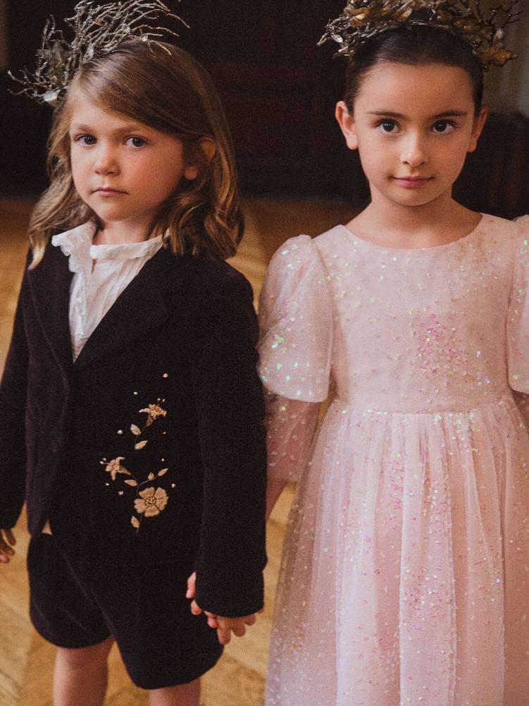 时尚COSMO-梦幻舞会，璀璨开场 —— Bonpoint 2024秋冬礼服系列闪耀华丽庆典